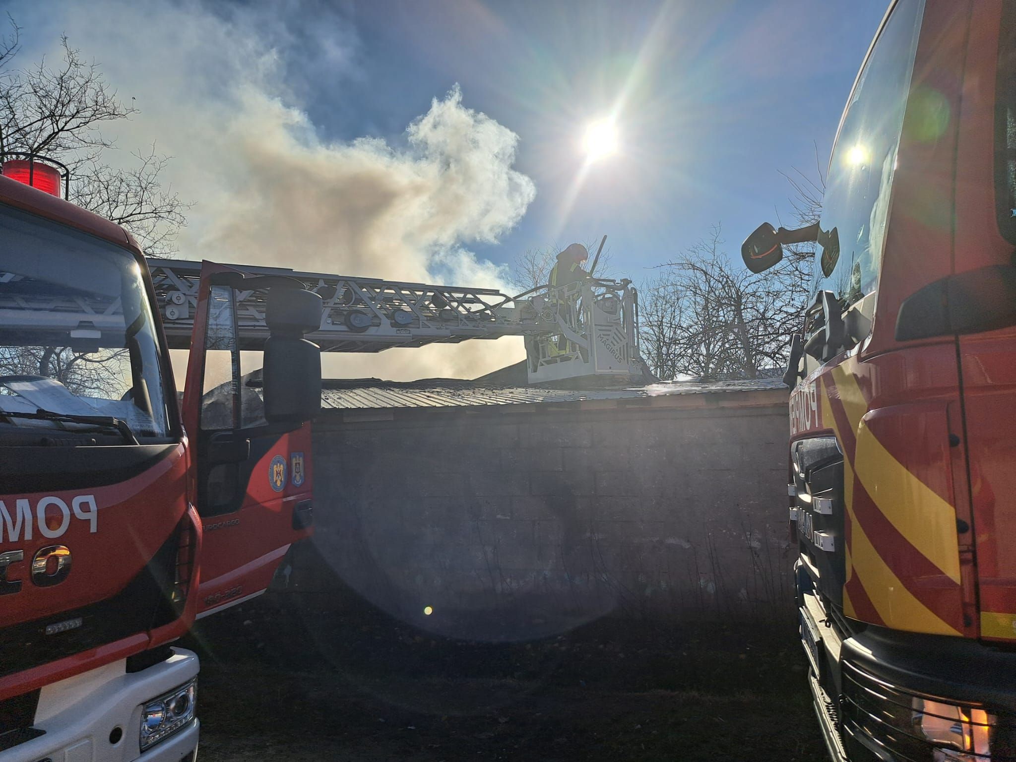 Casă distrusă de un incendiu, la Alimăneşti (VIDEO) | Gazeta Nouă